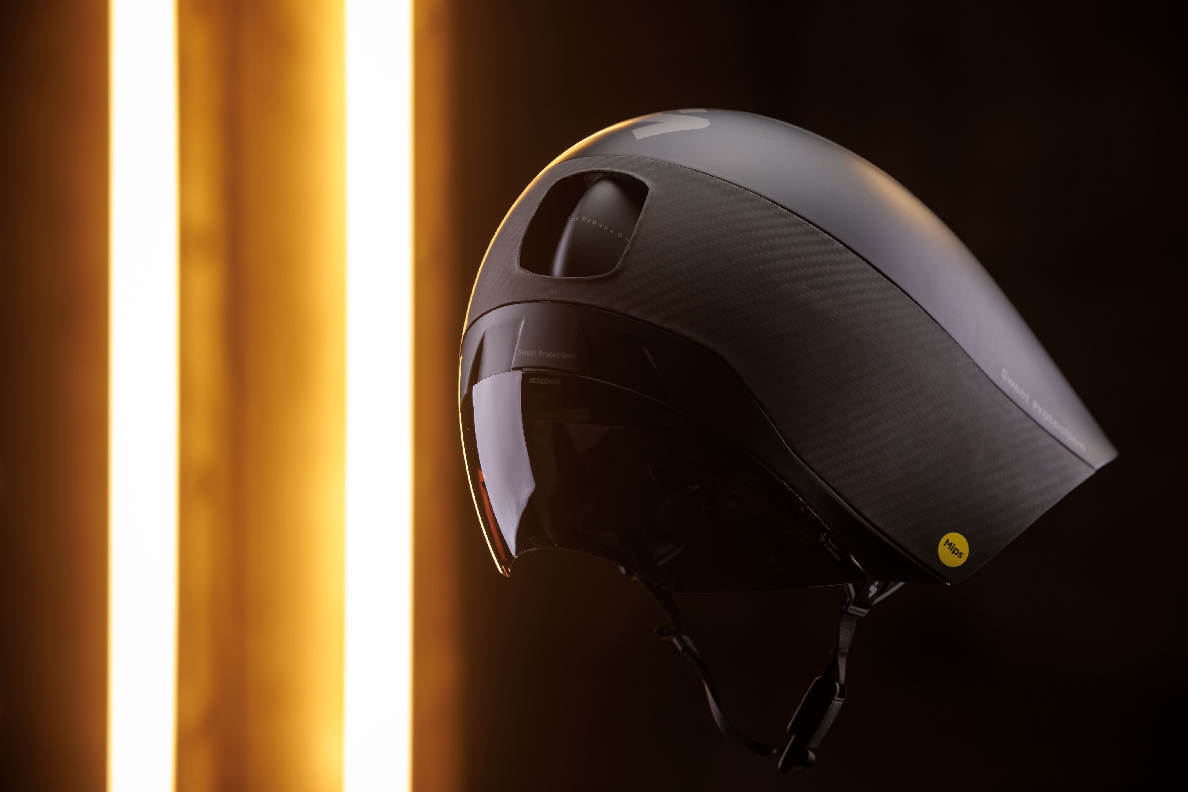 Redeemer 2Vi® Mips Helmet wins Design & Innovation Award 2024 | Sweet ...